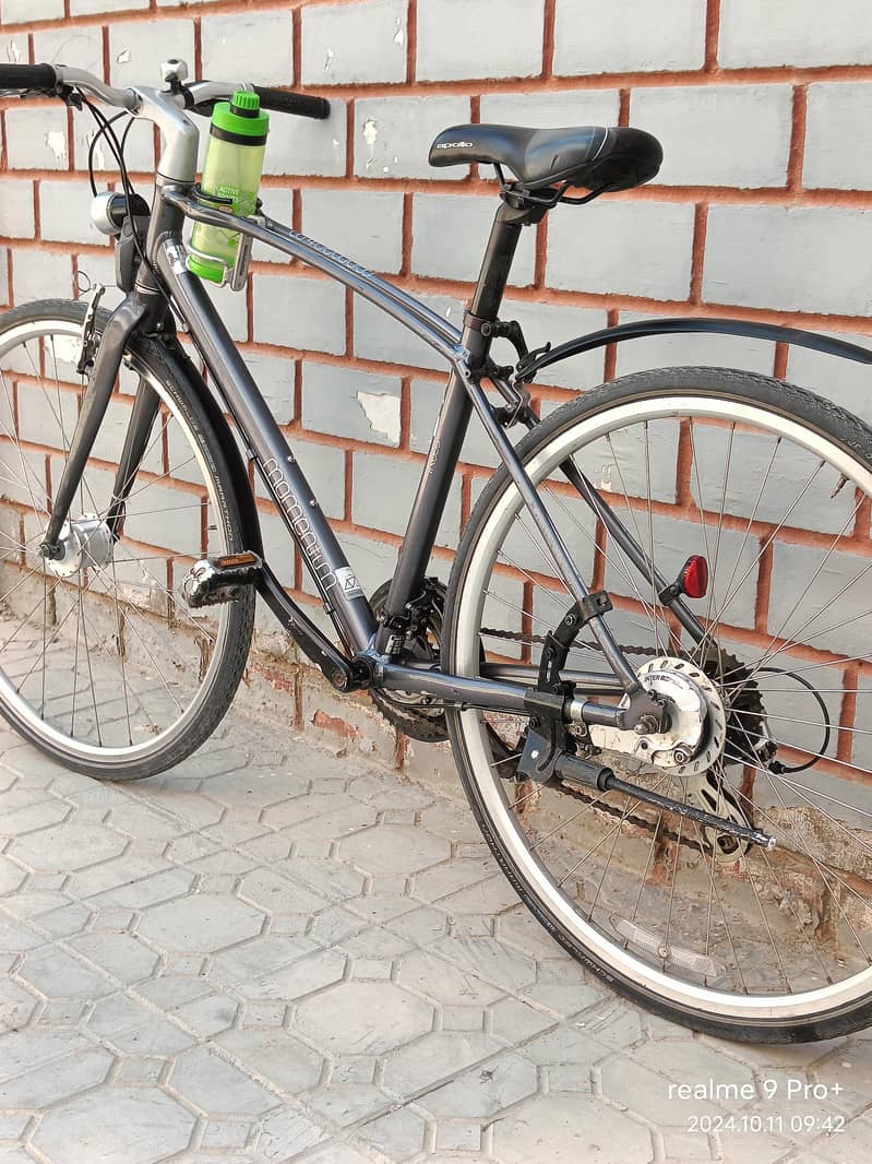 hybrid bicycle - Hybrid Bikes - 1106924849