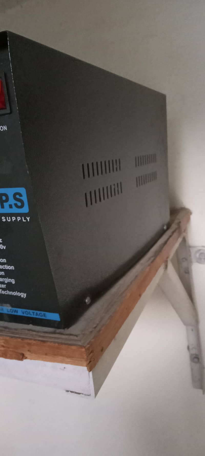 Ups 1200 watts with all protection chip installed in pefect condition ...