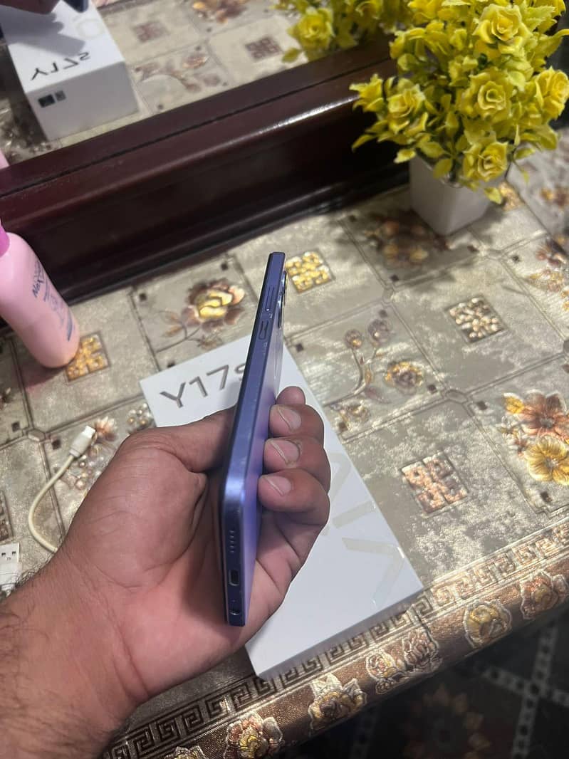 model:v2331 - Mobile Phones - 1107103625