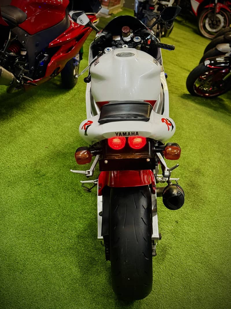 Yamaha YZF R1 1000cc Inline Four Cylinder Heavy Bike - Sports & Heavy ...
