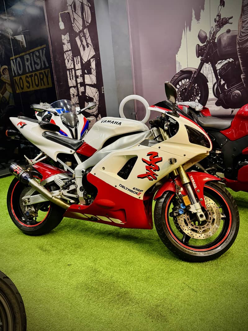 Yamaha YZF R1 1000cc Inline Four Cylinder Heavy Bike - Sports & Heavy ...