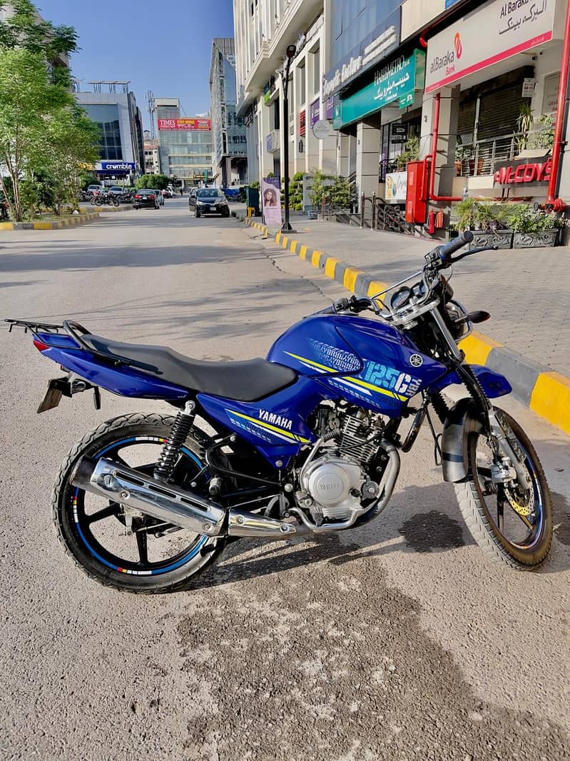 YBR 2021 model - Standard - 1107270041