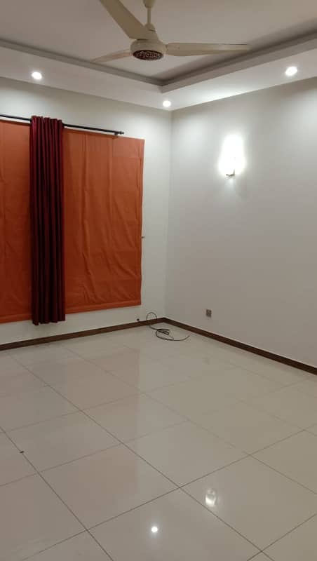 House For Rent 120 yards 4 Bedroom+Basement ph 8 DHA - Houses - 1107331408