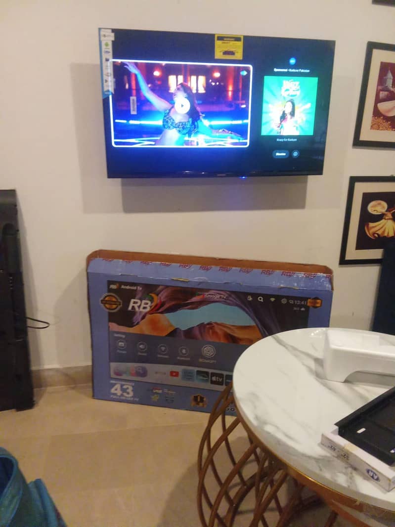 30% off Samsung 32 inch QLED tv Android smart 4k 3 year Warranty ...