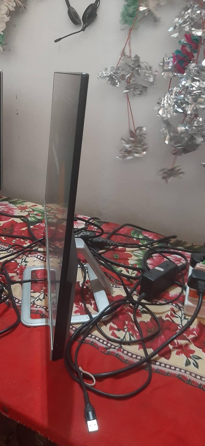 HP 24es 24-inch IPS Monitor | Full HD | Bezel-Less Design - Computer ...