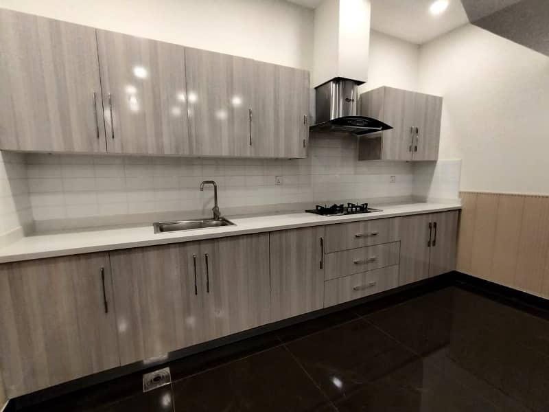 One kanal full basement brand new semi furnished luxurious house in DHA ...