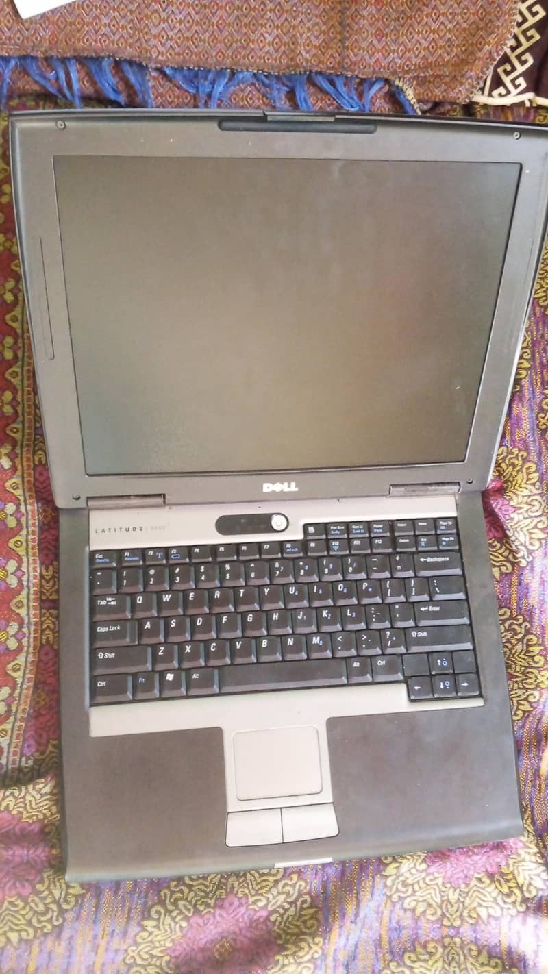 Dell Laptop - Laptops - 1107465753