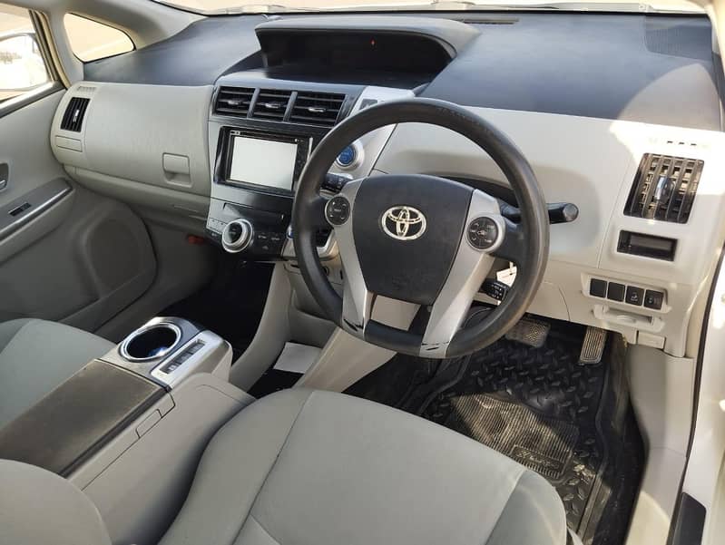 Toyota Prius Alpha 2012 - Cars - 1107471270