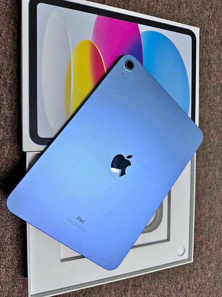 iPad 10th Generation Blue 10/10 64GB - Tablets - 1107434539