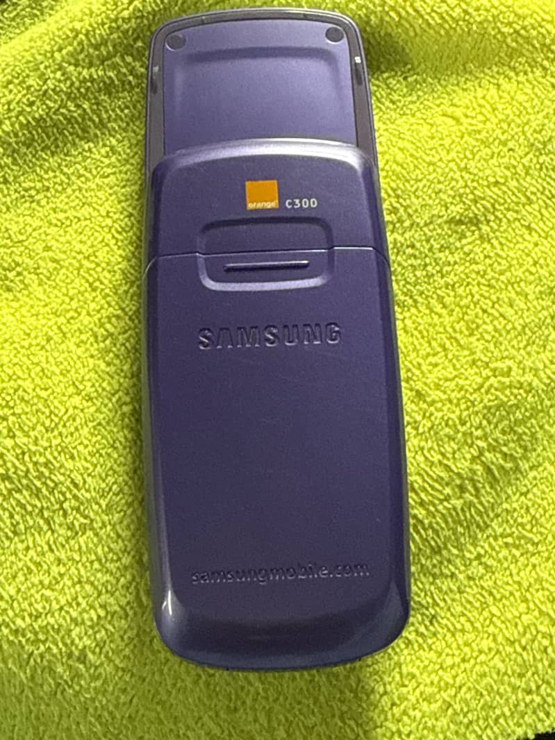 Samsung C300 - Mobile Phones - 1107492664
