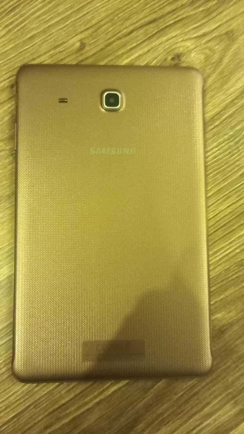 samsung old tablet - Tablets - 1107540483