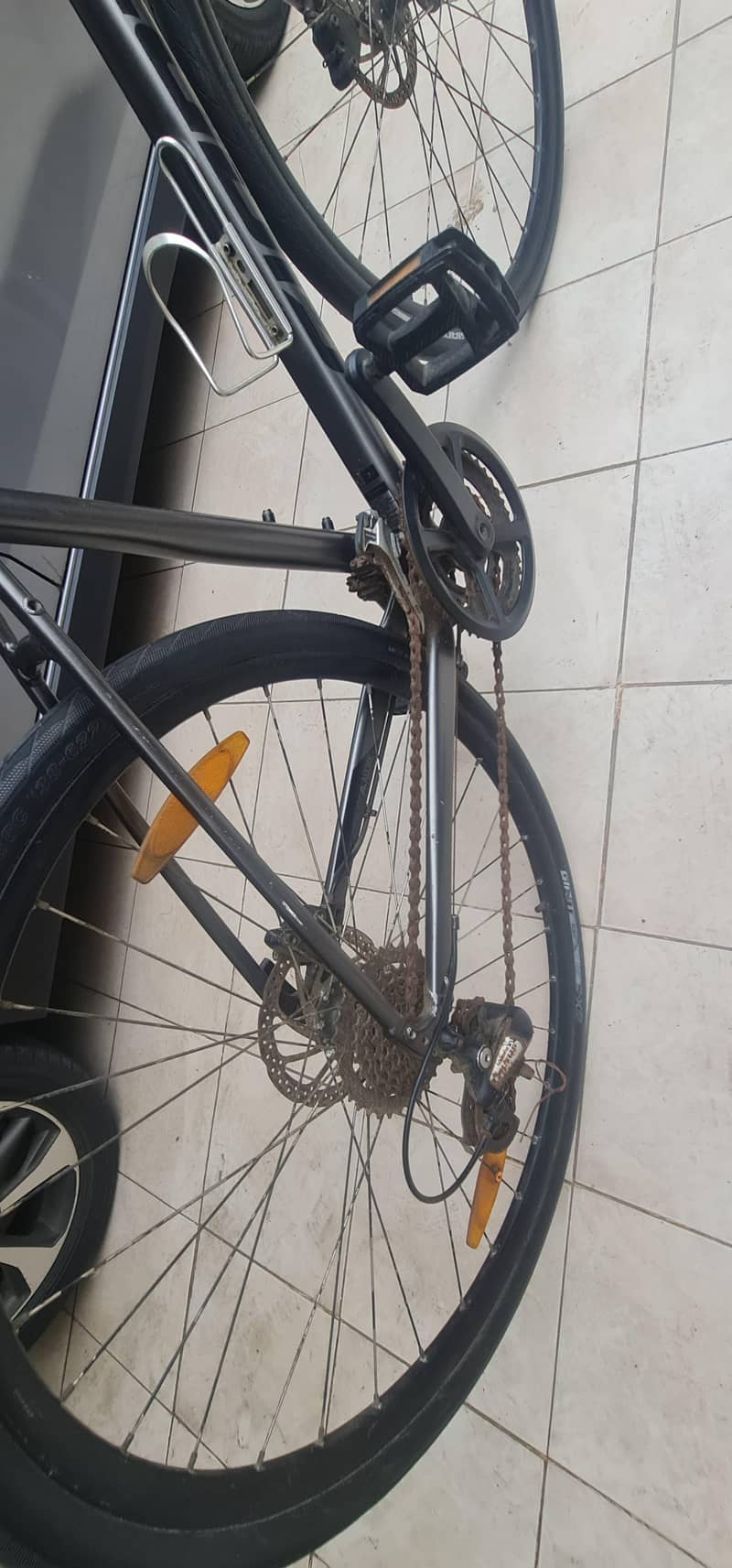 Giant Escape 2 hybrid bicycle disc brakes. - Hybrid Bikes - 1107663072