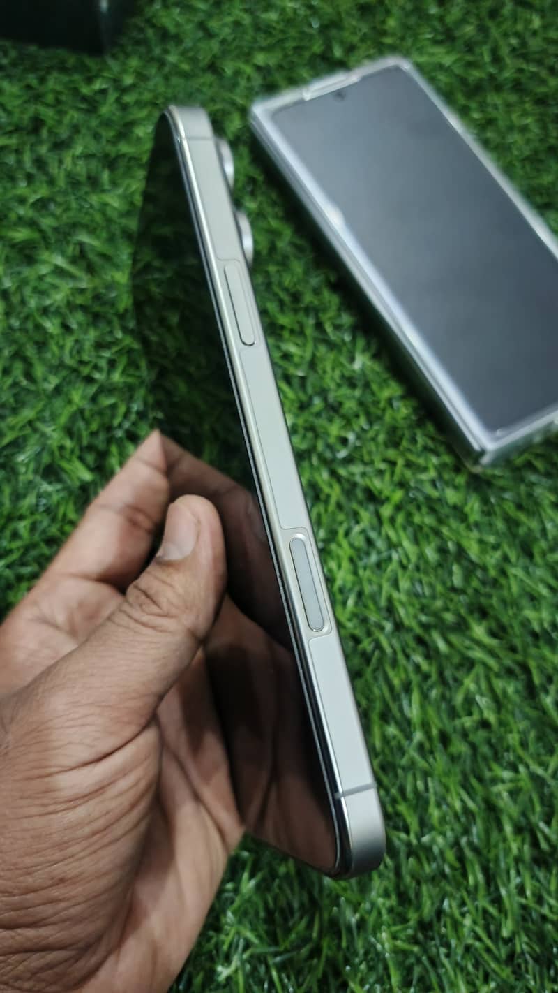 Iphone 16 Pro Max 1tb 1024gb Titanium Silver Box Cable new 10 by 10 JV ...