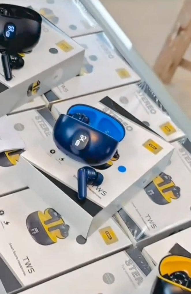 Sterero wireless earpods - Earphones - 1107752710