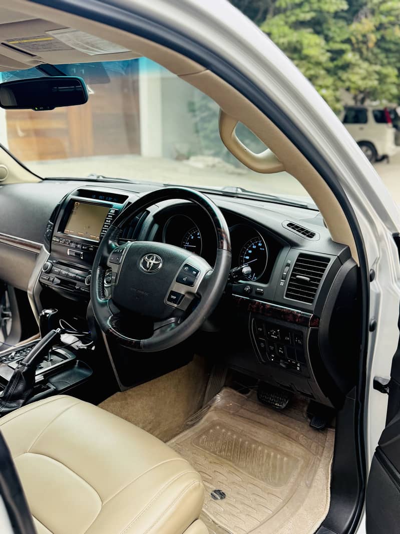 Toyota Land Cruiser ZX V8 - Cars - 1107885626