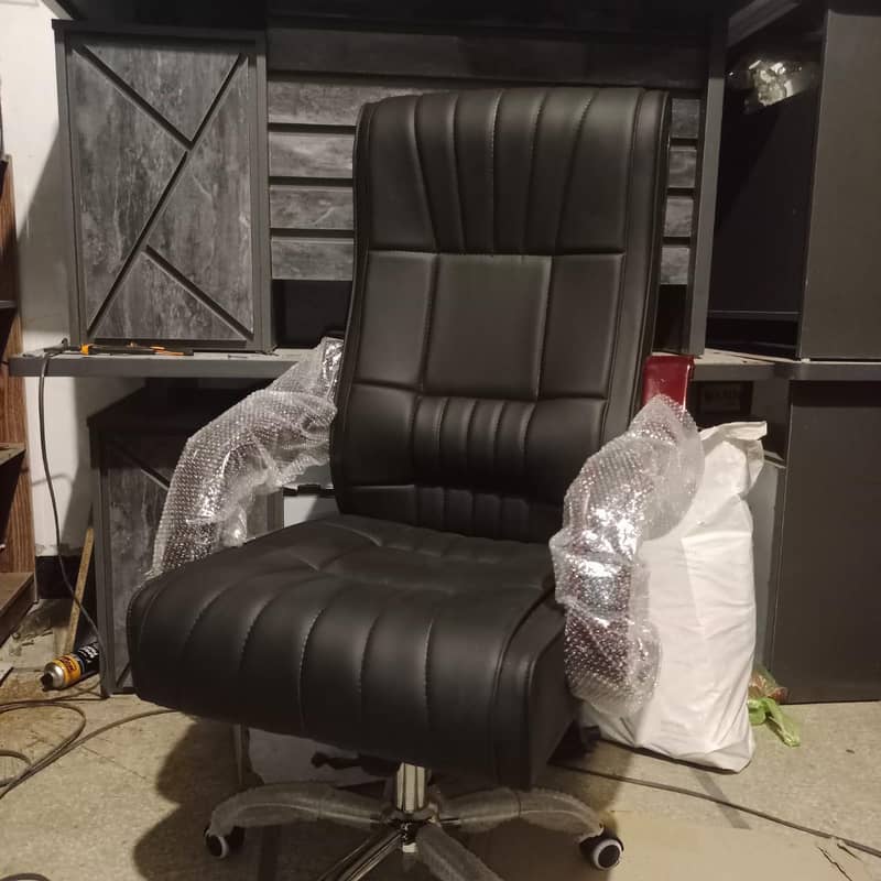 Executive Boss Chair - Office Chairs - 1107898251