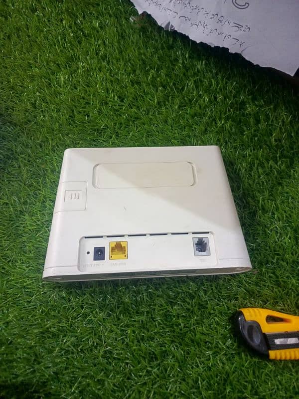 Huawei | B310s-927 4G 150Mbps LTE CPE WiFi Router - Networking - 1107922220