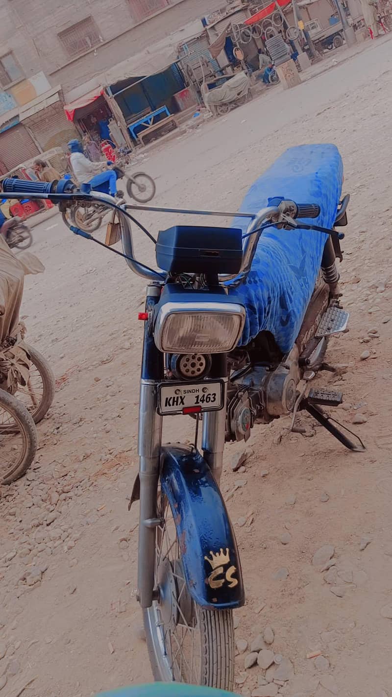 all ok hai koi kam nhi hai bas lo aur chalo bike - Standard - 1108012730