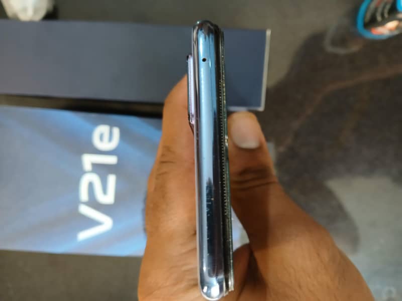 Vivo v21e (snapdragon] - Mobile Phones - 1108121811
