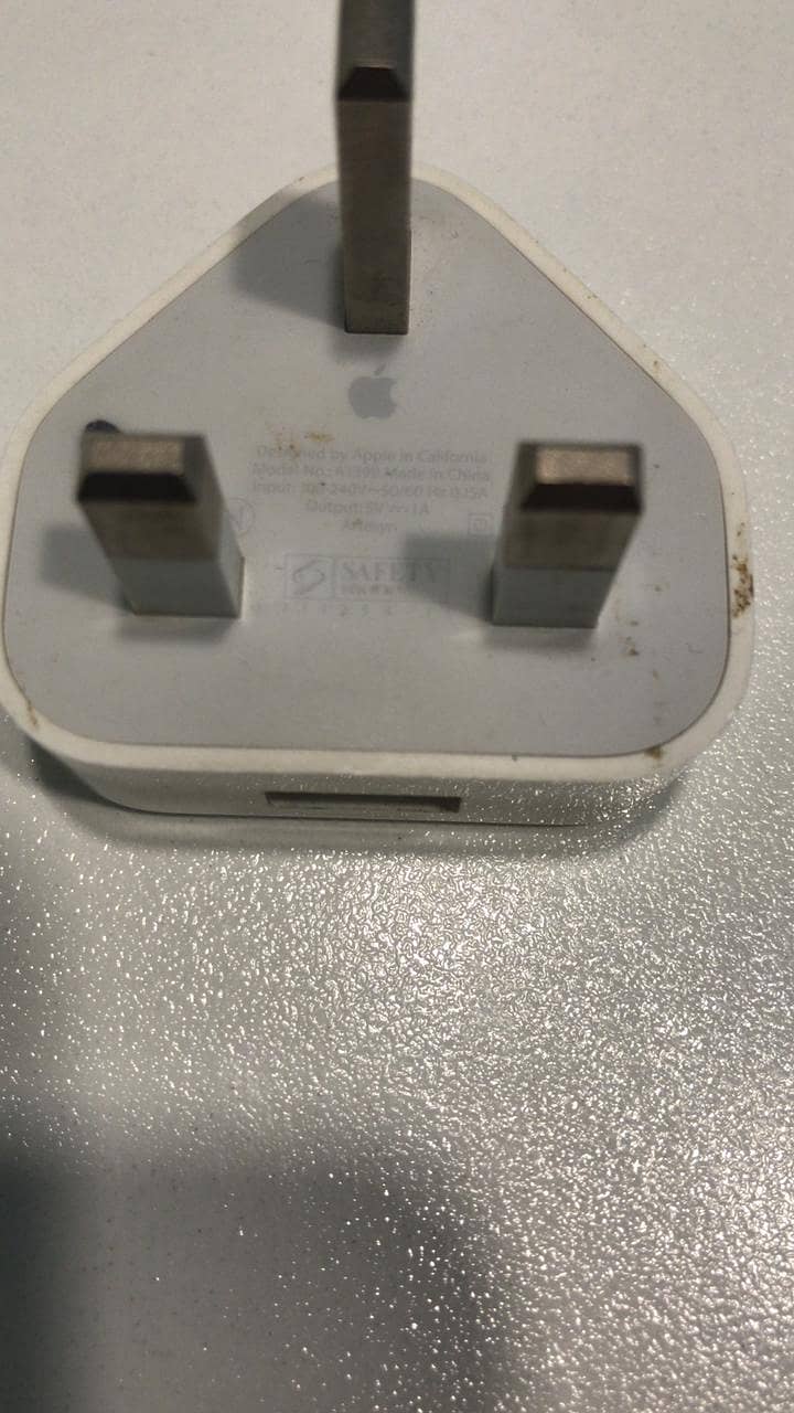 Iphone 7 Black with original adobter n box - Mobile Phones - 1108162743