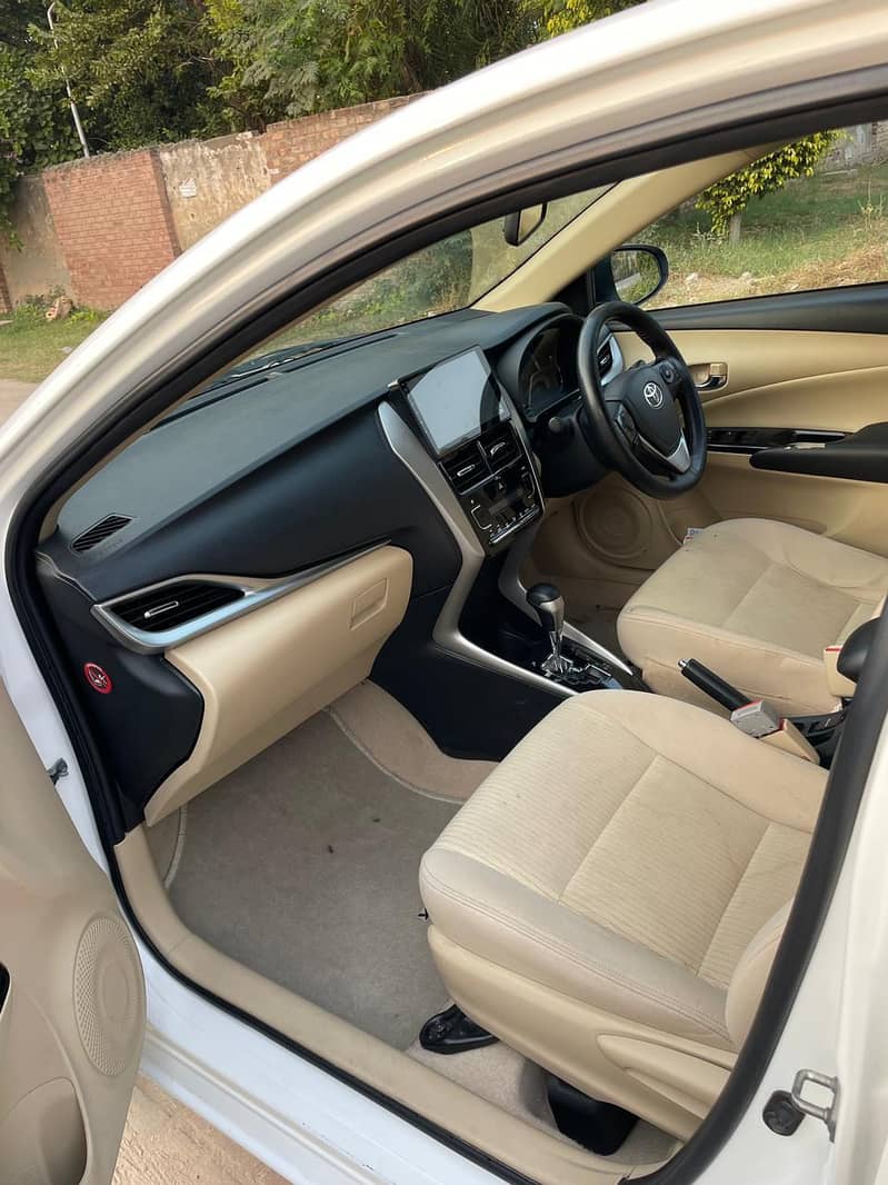 TOTAL YARIS 1.5 TOTAL B2B GENUINE - Cars - 1108204925
