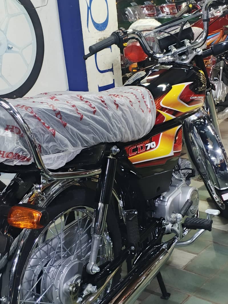 Honda Cd 70 2026 Model Black color - Standard - 1108231010