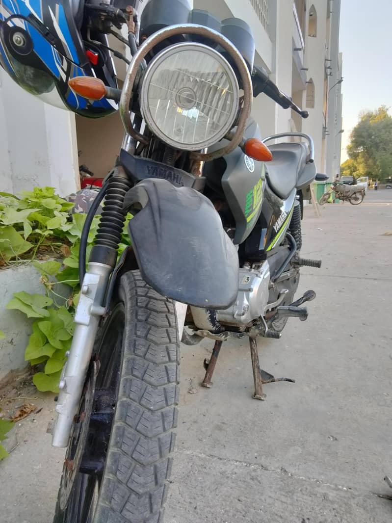 YAMAHA YBR125G 2023 MATT GREEN - Standard - 1108278131