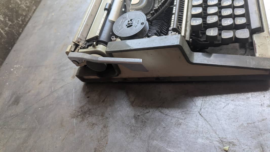 Antique Typewriter - Printers & Photocopiers - 1108298548