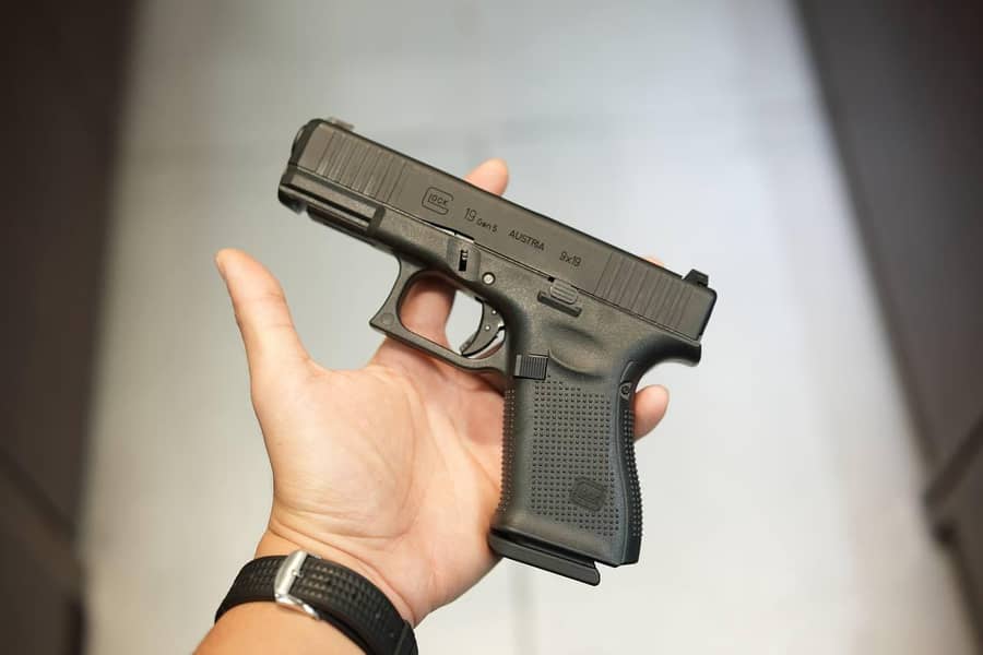 Glock 19 Gen 5 Airsoft Toy Pistol CO2 Powered Fully Metal - Toys ...