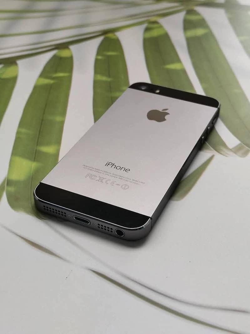 iphone 5S 64GB full box WhatsApp No 03221007945 - Mobile Phones ...
