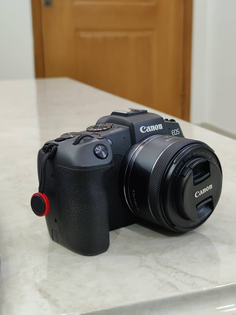 CANON RP with Complete Box - Digital Cameras - 1108442572