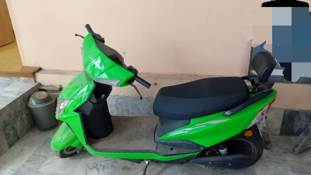 Electric Scooty - Electric - 1108472948