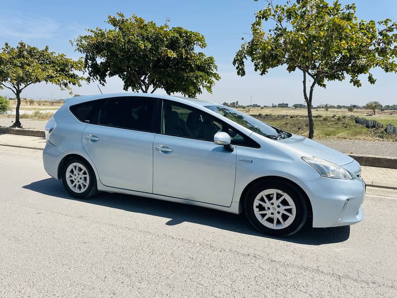 Toyota Prius Alpha 2014 - Cars - 1108483868