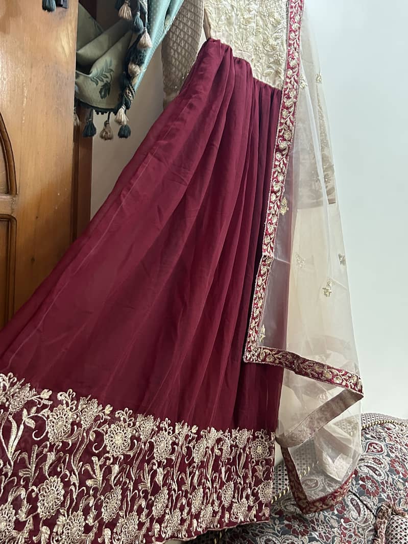 Elegant Skin & Maroon 3-Piece Formal Dress – Size Medium - Eastern ...