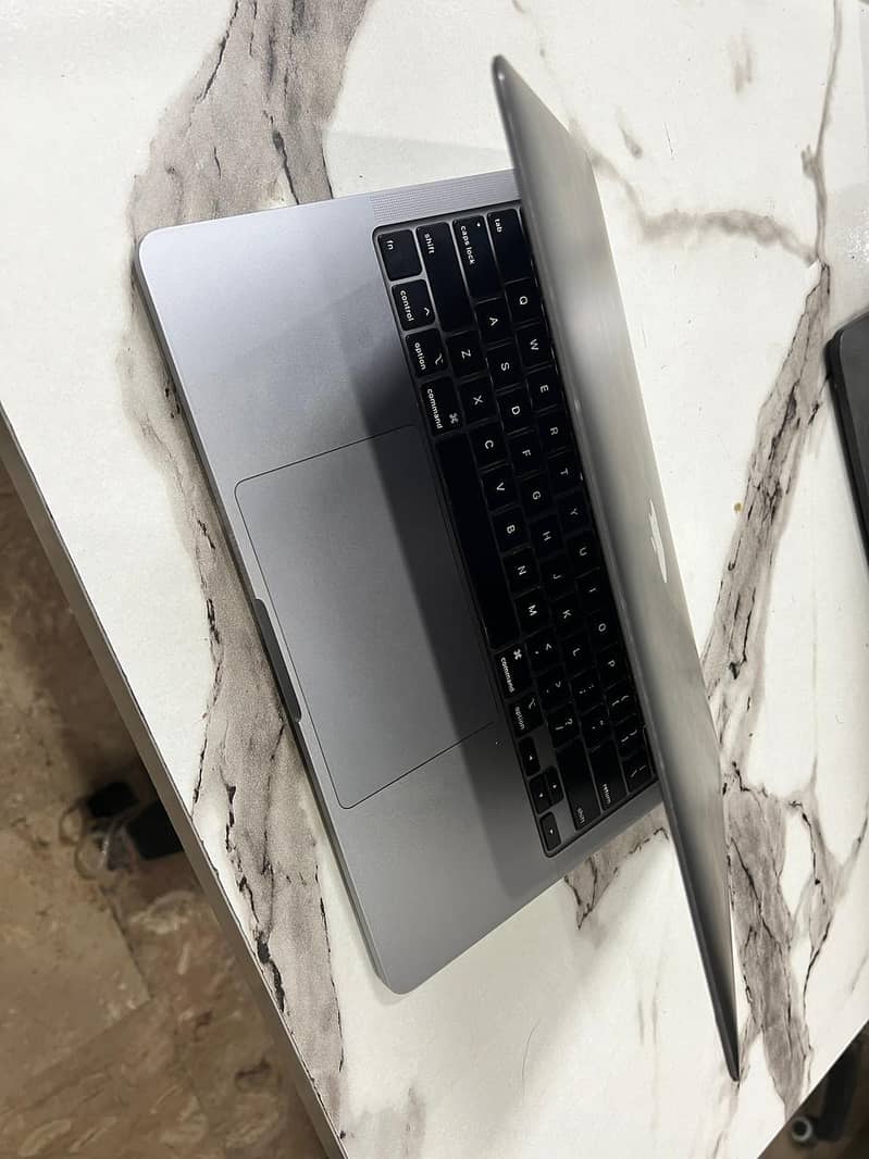 Macbook Pro 2020, 13-inch 16GB / 512GB - Laptops - 1108509206