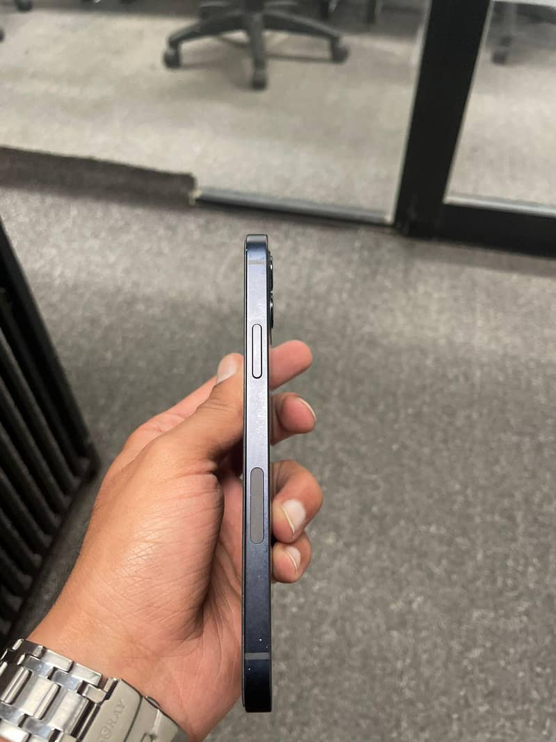 iPhone 12 Midnight - Mobile Phones - 1108525222