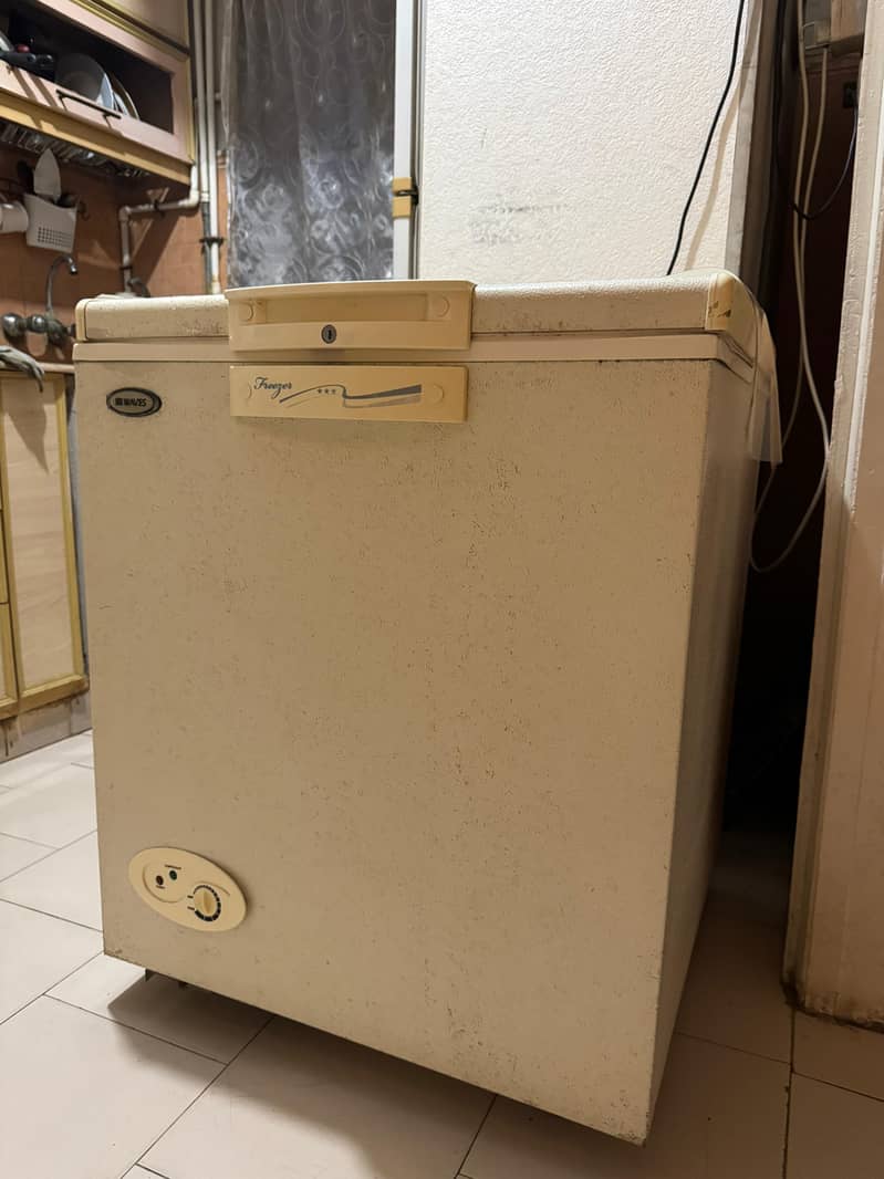Waves Medium Deep Freezer – Perfect Cooling – Urgent Sale - Freezers ...