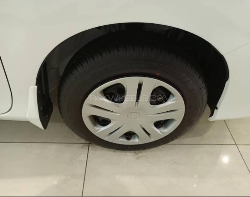 Honda City 2025 Genuine Tyres with Genuine rims and wheelcups - Tyres ...