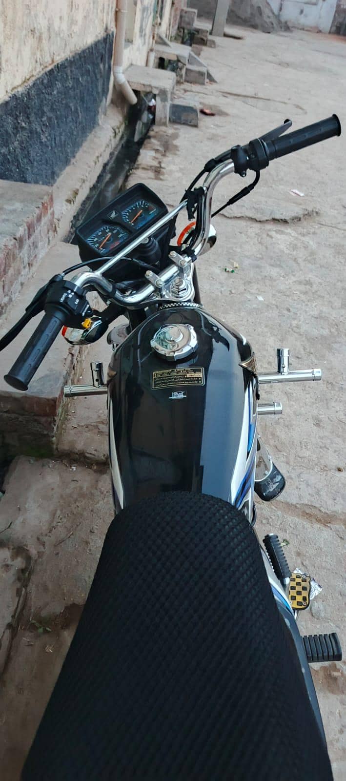 Honda 125 original 25 model only 2600km genuine use Total genuine ...