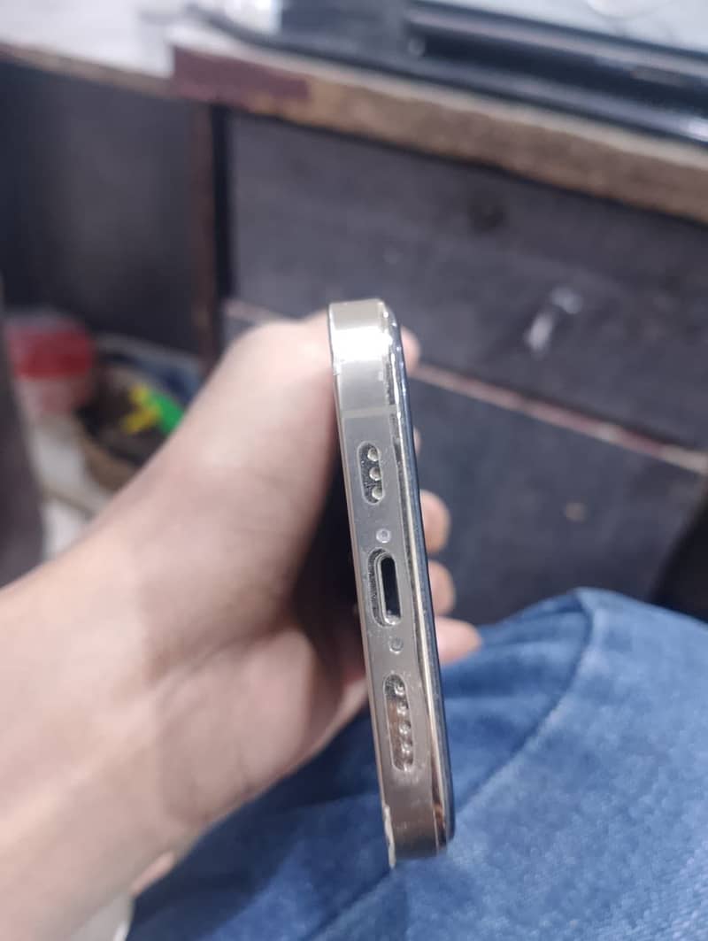 Iphone 12 pro but sim working 2 years - Mobile Phones - 1108605340