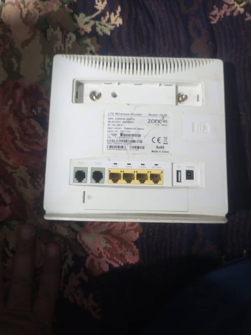 Zong Bolt Ultra 4g Router - Networking - 1104369818
