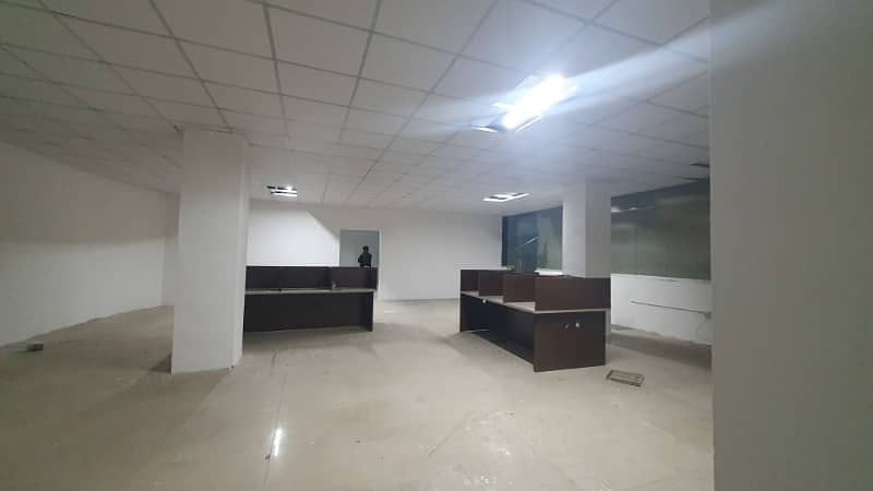 700 Square Feet Commercial New Corporate OFFICE FOR RENT GULBERG 3 ...