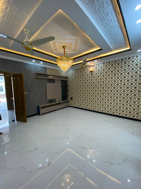 BRAND NEW HOUSE IN FAISAL TOWN - Houses - 1108652883