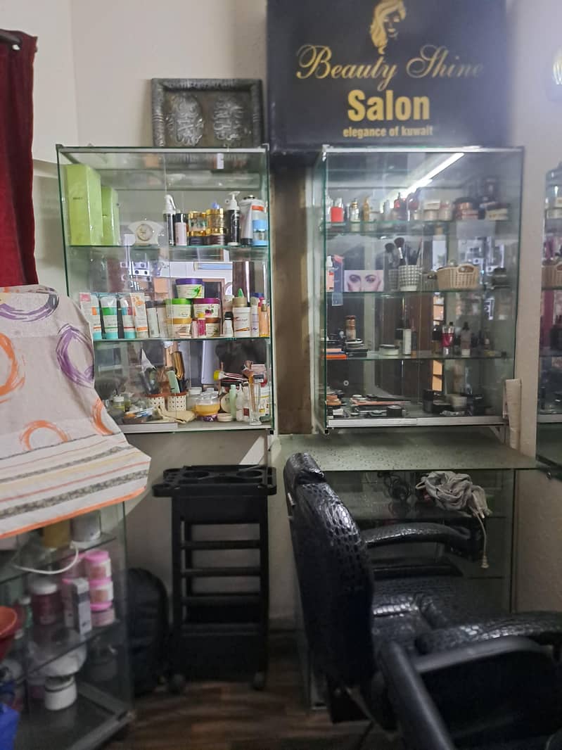 parlor setup makeup and equipment for sale all in good condition ...