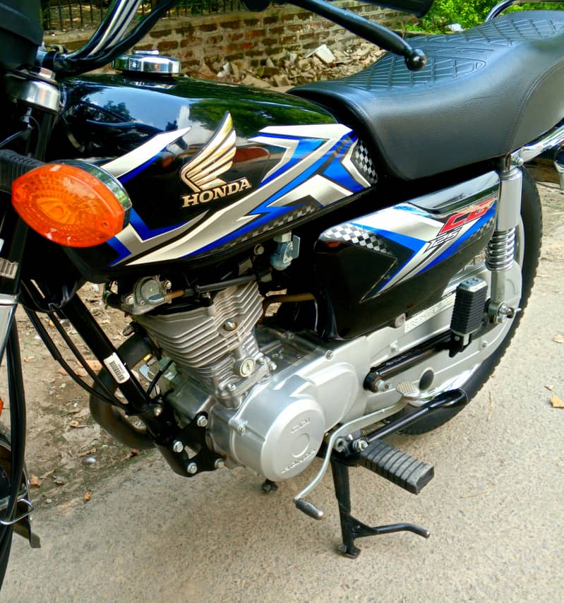 Honda CG 125 2025 Black Febulus PREMIUM Class Honda FOR SALE ...