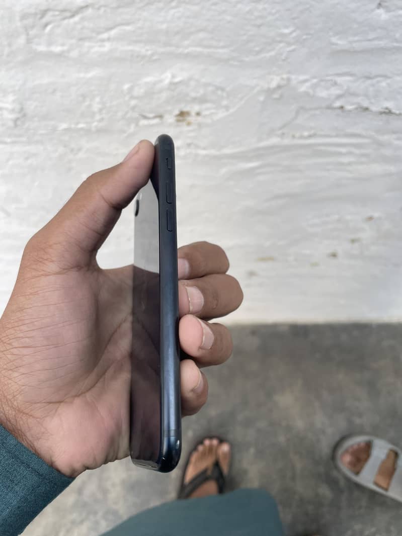 iPhone SE 3rd gen - Mobile Phones - 1108752003