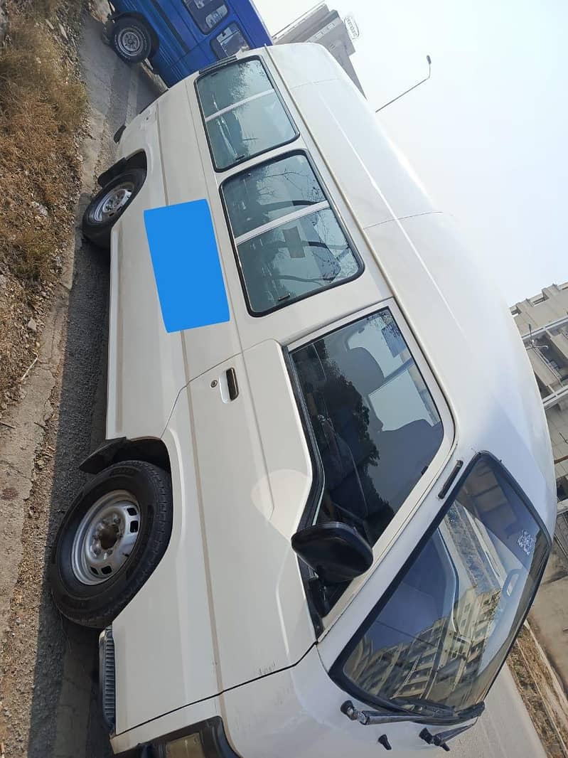 Nissan Urvan Hi-Roof Van - Buses, Vans & Trucks - 1108766913