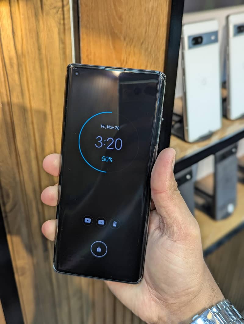 Motorola Edge plus - Mobile Phones - 1108905793