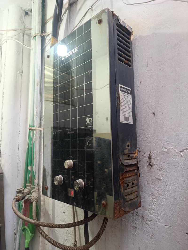 iZone Instant Geyser - Geysers - 1108926829