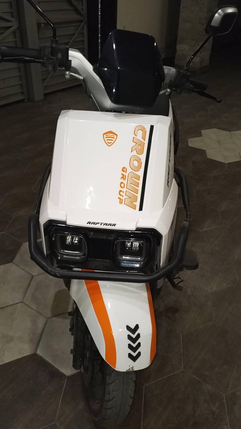 crown scooty - Electric - 1108951819
